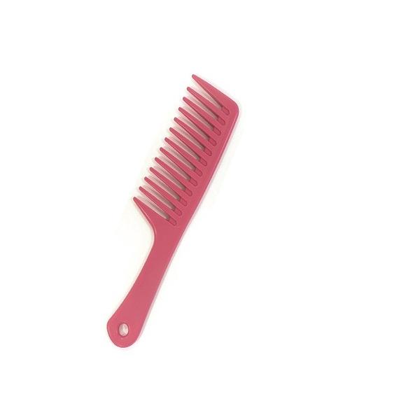 コームです。ビッグサイズのコームです。コームの目が大きく、髪の量が多い方やロングヘアの方に使いやすいです。※色の指定はできません●サイズ(約)・60×全長240mm●材質・ポリプロピレン●用途・コーム 櫛 クシ ブラシ 髪 ヘアスタイル 美...