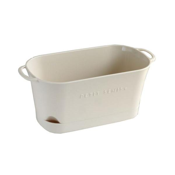 植木鉢です。バスケット型のポットです。受け皿付きで流れ出す水や土を受けられます。移動に便利な持ち手付きです。お部屋に置きたい観葉植物にもオススメです。●サイズ(約)・受皿セット時:215×107×高さ90mm●耐熱120度/耐冷‐20度●容...