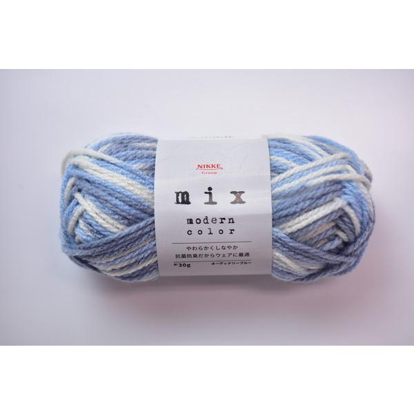 〇毛糸です。やわらかくしなやかな肌触りです。抗菌防臭加工で、マフラーやセーターなどを編むのにオススメです。※カラーＮＯ．が同じでもロットが違うと若干の濃淡が生じます※紡績・撚糸・玉巻加工の製造工程で、玉の中に結び目が発生する場合がございます...