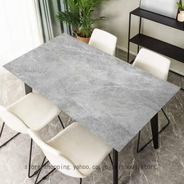 【テーブルに斬新感】PU製テーブルクロス、シンプルで明るいお部屋を彩ります！こちらのテーブルマットはシンプルなデザインと使いやすい長方形で、シーンを問わずにお使いいただけます。テーブルクロスはもちろん、事務机、学習テーブル、茶卓などに使用で...