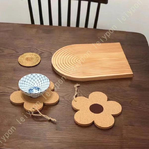 商品の説明 サイズ：A（1個入り）、B（3個入り）、C（5個入り）=18*1cm。D（1個入り）、E（3個入り）、F（5個入り）=10*1cm。具体的な図案は商品画像説明をご覧ください。 純粋なコルク製品：私たちのコースターは純粋なコルクで...