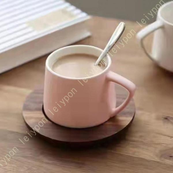 商品の説明 製品：A=直径13cm。B=20*12cm。具体的な図案は商品画像説明をご覧ください。 ティーカップ、ティーポットなどを置くだけで雰囲気一変!お茶の時間をもっと楽しみましょう。断熱性: カップコースター は、良好な断熱特性を持っ...