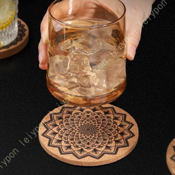 商品の説明 サイズ：A=10*0.5cm（4個入り）。具体的な図案は商品画像説明をご覧ください。 純粋なコルク製品：私たちのコースターは純粋なコルクでできており、プラスチック、染料、接着剤などの化学物質は含まれていません。 断熱性: カップ...