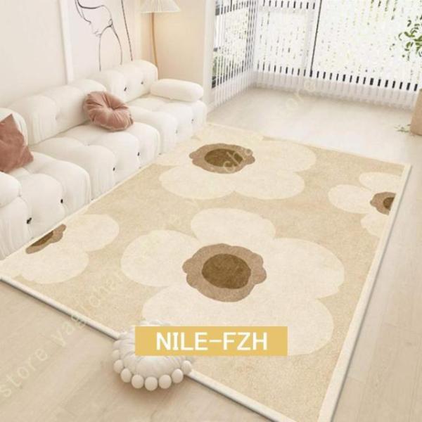 ★厚さは10ｍｍ。★ウォッシャブル。★滑り止め付き。★こたつ使用OK。★床暖房、ホットカーペット対応。さらさらの肌触りが心地良い、密度の高いマイクロファイバー。生地はさらっとしていてまとわりつかないので、一年を通じて気持ちよくお使いいただけ...