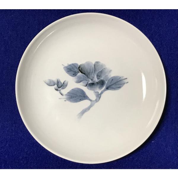 No.６No.５より黒味を増した呉須です。釉薬には左右されませんが、還元焼成の場合は、No.５より灰色に近づいた色調になります。酸化焼成の場合は、No.５より黒色に近づいた色調になります。この呉須を使うと、砥部焼の風合いが出てきますので、大...