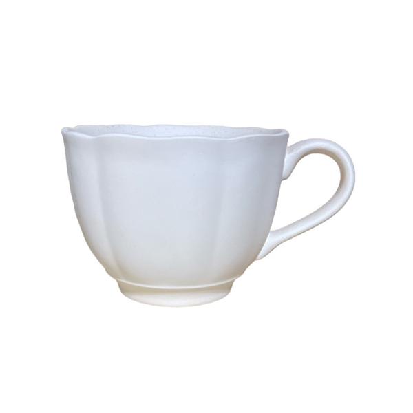 曲線の美しさが特徴です。使い勝手が良く女性に人気です。商品サイズ 直径 9.3cm　×　高さ 7cm焼成後サイズ【参考】 直径 8.5cm　×　高さ 6.4cm材質 白磁土※半製品になります。使用する場合は、焼成 1200〜℃以上で焼いてか...