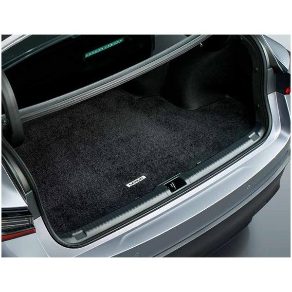 レクサスIS、30系後期(IS300/IS500/IS300h)用のトランクマット。大切な荷物の傷つきやラゲージルーム内の汚れを防ぐカーペット仕様のマット。上質感のある仕上げとし、LEXUSロゴ入りのメタルプレートをあしらっています。消臭・...