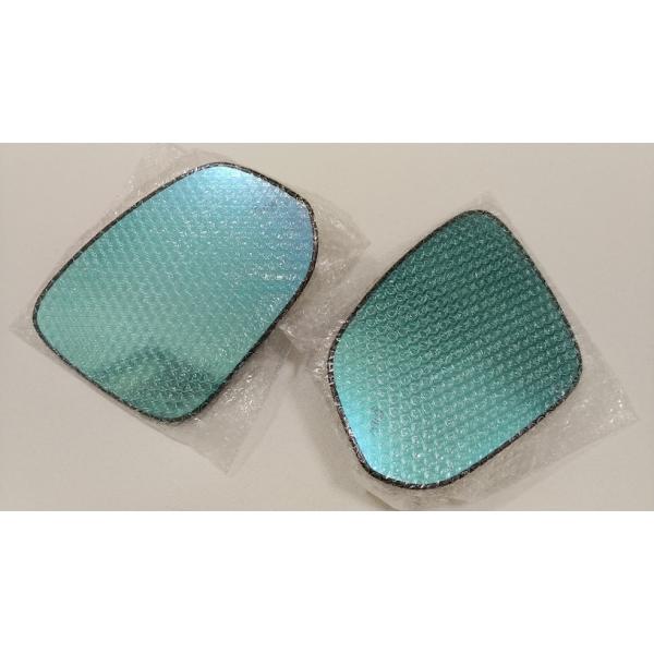 アルファード30系後期に装着できるレインクリアリングブルーミラーです。左右2枚、1台分セット。雨滴を膜のように広げて水滴をなくし、視認性を向上させます。太陽光により親水性の回復およびセルフクリーニング効果が得られます。ブルーのミラーフェイス...