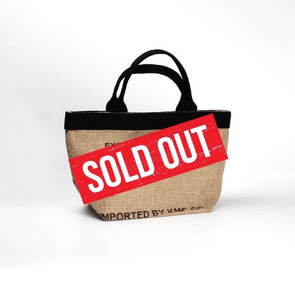 アップサイクルトートＮｏ.11 コーヒー麻袋（大）１枚入り●材質：麻（リサイクル麻袋）●寸法：３９０×２４０mm●入数（個）：１枚※一部共通画像を使用しています。※当商品は他店舗でも販売をしておりますので、売り切れになる場合がございます。　...