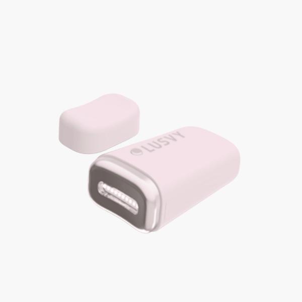 LEYEC1000は、小型・軽量で持ち運びやすい超音波式の目元ケアデバイスです。片手に収まるコンパクト設計で、重さはわずか32g。シンプルなワンボタン操作で電源のオン・オフやモード切替ができ、誰でも気軽に本格的なケアを楽しめます。【特長】軽...