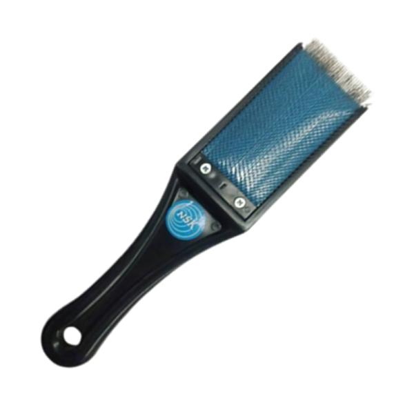 ●用途クリーニング及びメンテナンス作業にヤスリ目払・焼肉鉄板掃除用■寸法・仕様線径(mm)：0.34（#29）寸法：大巾(mm)：50厚み(mm)：35植付(mm)：85毛丈(mm)：9全長(mm)：205日本製