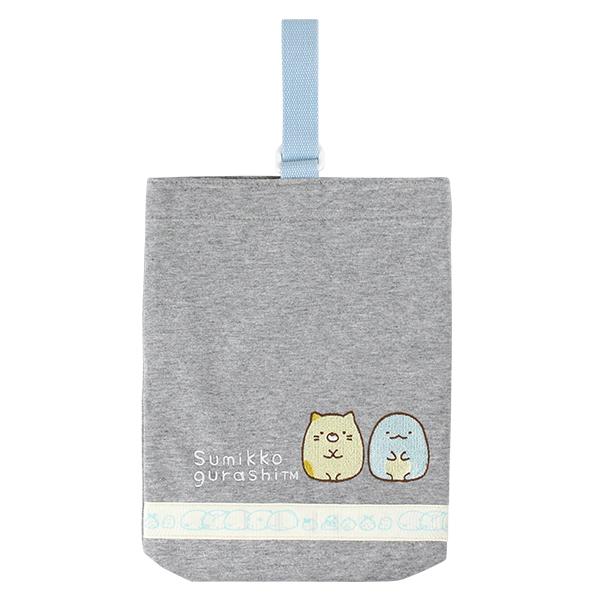 しっかりとした質感のスムース生地を使用したシューズケース。キャラクターのかわいい刺繍がアクセント！内側には抗菌よりも効果的な制菌生地を使用。※中綿・キルト加工のない商品ですサイズ：約310x220x60mm素材：表側　　綿裏側　　ポリエステル