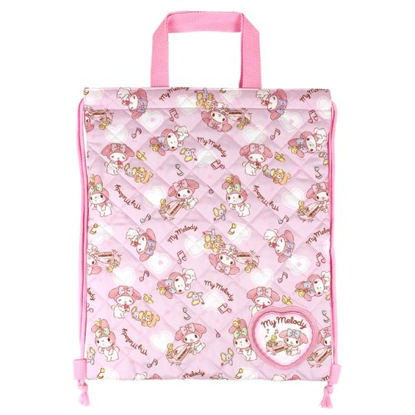 キャラクターの全面プリントに、ふわふわの中綿が入ったキルトナップサック。ランドセルの上からでも背負えるサイズです。内側の短い持ち手は、机の横にかけても床に引きずることなくとっても便利！ワッペンは、内側にお名前を記入できて安心です。サイズ：約...