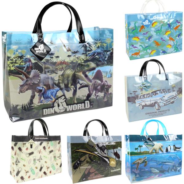 描き下ろしオリジナル柄の角型ビーチバッグ。お名前の記入できるネームホルダー付き。水滴や濡れたタオル・水着も気にならないビニール素材のプールバッグ。サイズ：約260x340x120mm 素材：PVC・小学校の水泳・プールの授業に。・幼稚園、保...