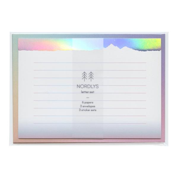 まるでオーロラのような光の変化を楽しめるホログラム箔を押したレターセット。NORDLYS（ノールリス）とはノルウェー語で「オーロラ」の意味。 便箋に描かれた空にはホログラム箔が押されていて、見る角度によって煌く色が変化します。内容便箋：6枚...