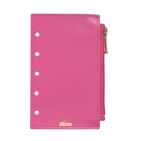 ミニ5サイズのシステム手帳用アクセサリーシリーズのジッパー付ポーチです。手帳を財布として使う方にぴったり。 ポーチ内にはクレジットカードも収納可能です。dunnで使用している革は約05mmと極薄に漉かれています。革の表面である銀面を残すこと...