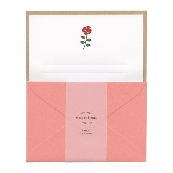 12か月それぞれの季節に咲くお花をモチーフにした「mois et fleurs/モワ・エ・フルール」シリーズのレターセットです。活版印刷ならではの凹凸やかすれなど、1つ1つ異なる風合いが楽しめます。罫線が無地のエンボス加工なので控えめで上品...