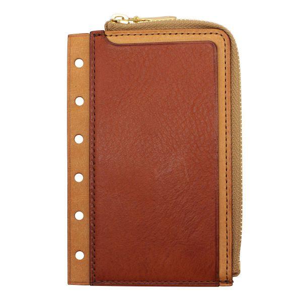 エイジングと独特なシワが特徴のイタリア・ヴィルジリオ社製のリネアヴァスカボックスを採用したジッパーポーチリフィルです。小銭やカードの保管に活躍します。ヴィルジリオ社の手がける革はアニリン染料をベースとした「バケッタ製法」を用いており、革本来...