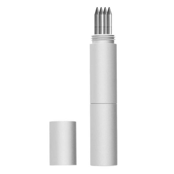 ボールペンの替芯をきれいにまとめて収納できる、UNUS PRODUCT SERVICEのホルダーです。4本の替芯を収納可能です。アルミ製で、表面にはアルマイトコーティングを施しています。対応替芯:各メーカーの4C芯※替芯は別売りです: 60...