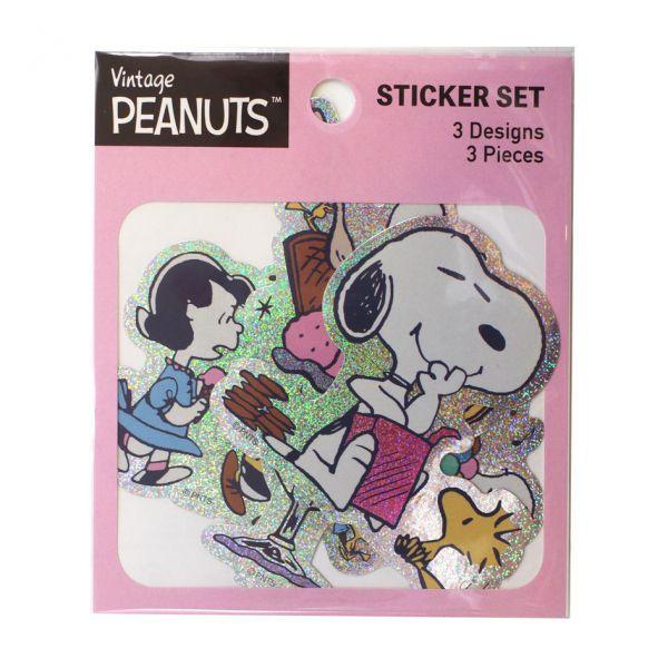 アメリカンレトロな雰囲気がかわいい、ヴィンテージデザインのスヌーピーのステーショナリーです。スイーツとスヌーピーのデザインが楽しいホログラムステッカーのセットです。キラキラしたホログラムが目を惹くデザイン。大きめサイズの3柄が1枚ずつセット...