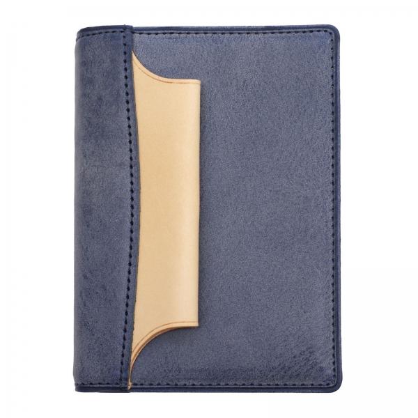 KNOXを支えたブランド「ピアス」のオーセンティックなデザインとコンセプトを継承しつつ、素材や作りをモデルチェンジした「エヌピアス」。初代「ピアス」のクラシカルで優美な曲線デザインをモダンにアレンジし2種類の革を組み合わせたコントラストが特...