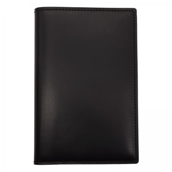 レーデルオガワ創業者・小川三郎氏が染め上げたコードバンを井戸啓晶氏が仕立てた逸品のシステム手帳です。表革にコードバン、裏革にアラスカを使用しております。染料染めの色味の深さと独特な光沢があり少しづつ色艶を増す経年変色が楽しめます。数量限定品...