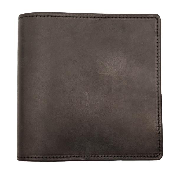 ラダイトさんのMAYAレザーバインダーのKDM限定のM5スクエアサイズです。表革にイル・ポンテ社製のマヤレザーを使用。吟面を擦りワックスを手作業で塗り込むことで生まれる唯一無二の表情が魅力。使い込むほどにワックスが革に馴染み、美しい経年変化...