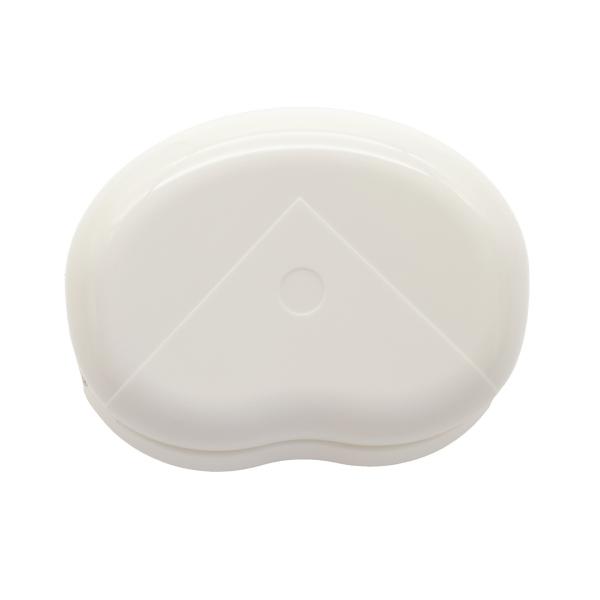 穴をあけたい角に差し込んでパンチするだけで、きれいに穴の位置を揃えることができるパンチです。「あけた穴がずれてしまう」とか「穴を揃えるのに時間がかかってしまう」といった1穴パンチでのストレスを無くします。一度にカットできる厚みは普通紙(64...