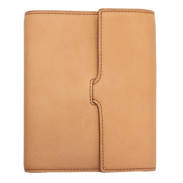 ベルトの先端が内側に隠れるシンプルな見た目が特徴の「カクシシリーズ」のシステム手帳です。表にも内側にもイタリア・ヴィルジリオ社製のリネアヴァスカボックスを使用。手触りの良さや細かく凹凸のはっきりしたシボのやわらかい雰囲気を感じられます。アニ...