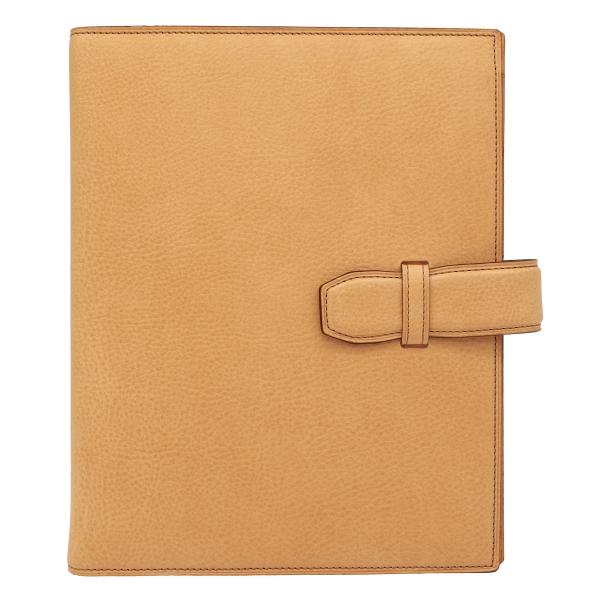 イタリア・ヴィルジリオ社製のリネアヴァスカボックスを使用したシステム手帳です。手触りの良さや細かく凹凸のはっきりしたシボのやわらかい雰囲気を感じられます。アニリン染料をベースとした「バケッタ製法」を用いており、革本来が持つ独特の風合いを消す...