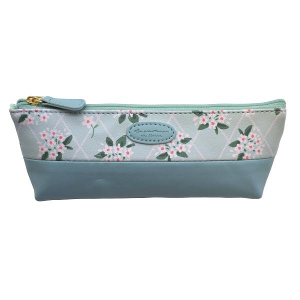合皮のタグに型押しのデザインがアクセントの、きれいな花柄のペンポーチです。パルテールはフランス語で花壇という意味。「お気に入りの花で花壇を飾るように、お好みのアイテムで新しい春を始めよう」というコンセプトです。: 600000024995:...