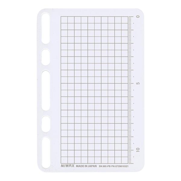 システム手帳にはさめるカッティングマットです。本体にリングにはさめる穴が開いています。ミニ6穴、バイブル、A5サイズに適応します。: