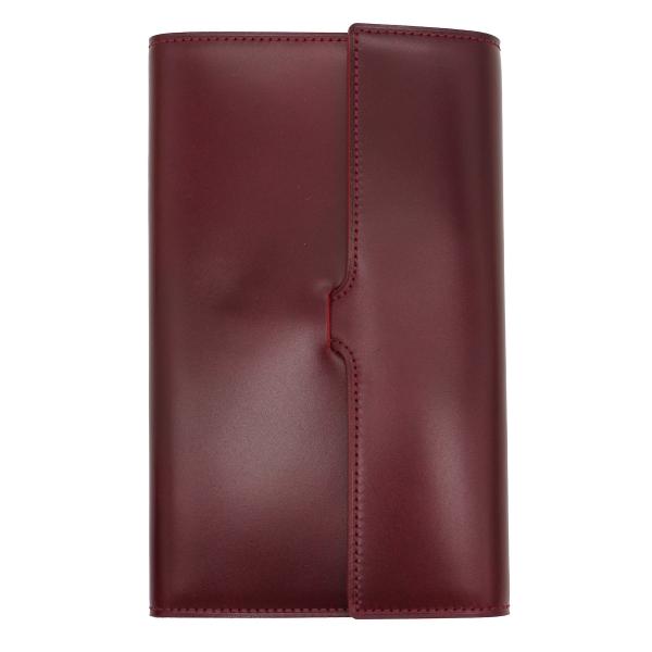 ベルトの先端が内側に隠れるシンプルな見た目が特徴の「カクシシリーズ」のナローサイズシステム手帳です。表側には純粋なアニリン水性染料仕上げを施すレーデルオガワ製のコードバンを贅沢に一枚革で使用。内側にはイタリア・ヴィルジリオ社製のスクラッチ加...