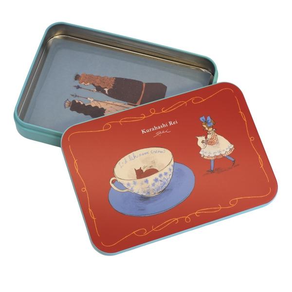 3種類のポストカードが1枚ずつ入っている缶入りのポストカードです。バイカラーなカラーリングがとってもかわいいスクエア型の缶入り。「アフターヌーンティー」をテーマにした素敵なイラストが施され、お部屋のインテリアとしても楽しめます。ポストカード...