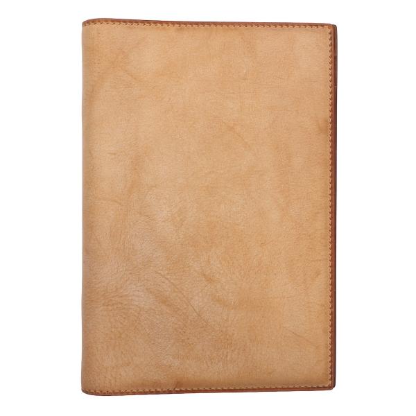 イタリアLa Perla Azzurra社が製造する革「アラスカ」を使用したシステム手帳です。ロウ引き加工した銀面が特徴で、最初はワックスが表面にあることで白みがかった色合いとなっています。使い込むことで摩耗により蝋が革の中に浸透してゆき、...