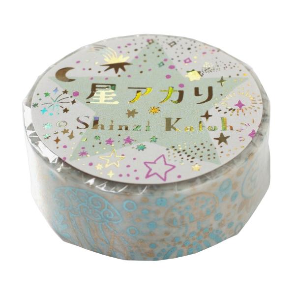 雑貨デザイナー×絵本作家「Shinzi Katoh(シンジカトウ)」さんのイラストを使用したマスキングテープ。ビアゴールド箔とピンクゴールド箔の2種類の箔を贅沢に施してあります。光にかざすとキラキラと華やかに表情が変わります。幅15ミリ×長...