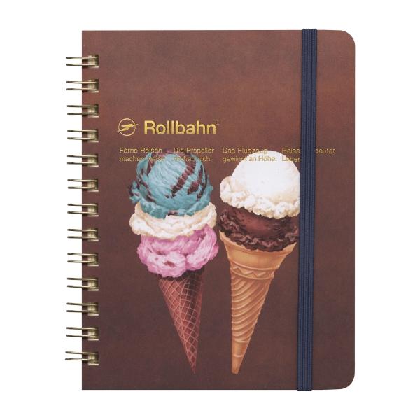 甘い香りがただよってきそうなアメリカンスイーツをモチーフにしたロルバーンポケット付メモです。1960年以前の広告やポスターに着想を得たデザイン。リアルなタッチで艶やかに描いたスイーツに深みのあるカラーや重厚感あるフォントを合わせ、ヴィンテー...