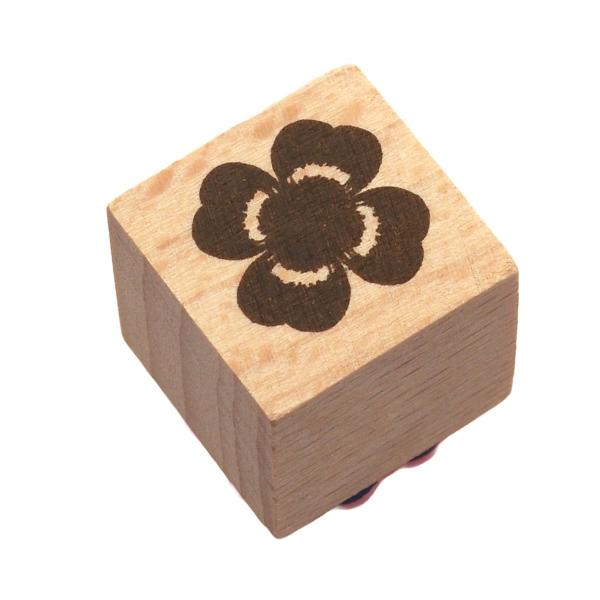 押すたびに仕上がりが変わるウッドスタンプは使う人の気持ちが伝わる温かさがあります。インクの色やかすれ具合などお気に入りの絵柄で楽しめます。素材:木材、ゴム生産国:中国: 600000026094: 200000005345: