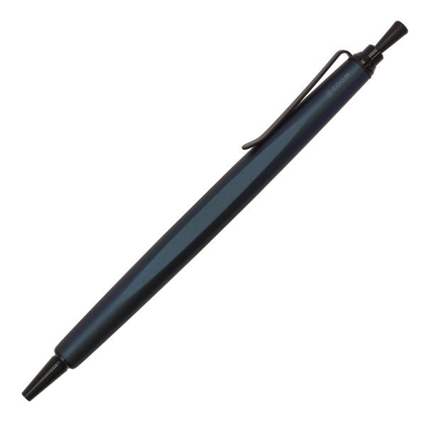 しっとりした感触、エレガントなボディの中で目をひくくびれ。やわらかな素材を身に纏いつつボディはゆるやかな曲線を描きます。逆円錐のノックは心地よい反発があり、何度でも押したくなります。一見不安定に見えるこの逆円錐はペン先の形状と同様で、むしろ...