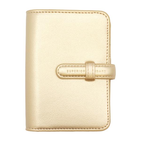 リーズナブルかつ独自のカラー展開が人気のSuperior Standardシリーズのシステム手帳、持ち運びに便利なM5(マイクロ5)サイズです。ペン軸の太さに合わせて調整できる可動式のペンホルダーや便利なカードポケット、スリーブポケット付き...