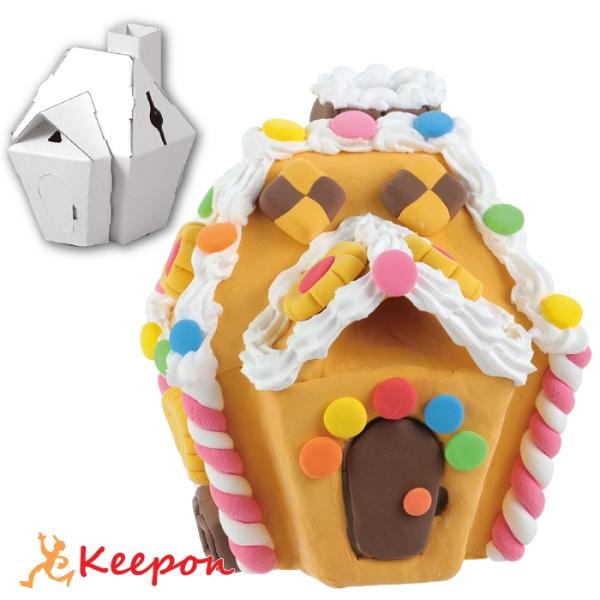 クリスマスにもぴったり！作って飾って使える！ねんどで作るお菓子の家！本物みたいなホイップねんどでデコレーションできる、かわいいお菓子の家を作る工作キットです。えんとつタイプと2階建てタイプの2種類から選べる段ボール芯材付きで、絞り袋と口金も...