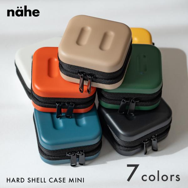 耐衝撃性に優れたn〓he(ネーエ)のポリカーボネート製ハードシェルケース。内側はクッション生地で、バッグの中で煩雑になりやすいモバイルガジェットや衝撃に弱いデリケートな電子機器などの収納に最適です。ポケットも多く設けられ、ガジェット以外もさ...