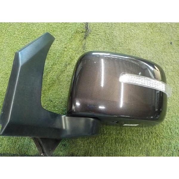 部品管理番号：251127000213600メーカー純正品番：96302-4A00M部品名：左サイドミラー部品メーカー品番：50M5メーカー代替品番：96302-4A35H部品区分：リサイクル品管理品番：M-5-4A部品カラー：茶車名：モコ...