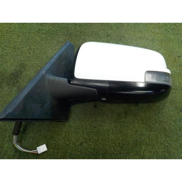 部品管理番号：260107000113600メーカー純正品番：96302-1VA3C部品名：左サイドミラーメーカー代替品番：96302-3GR3C部品区分：リサイクル品管理品番：M-4-3C部品カラー：白車名：セレナ車両タイプ名：5DBOX...