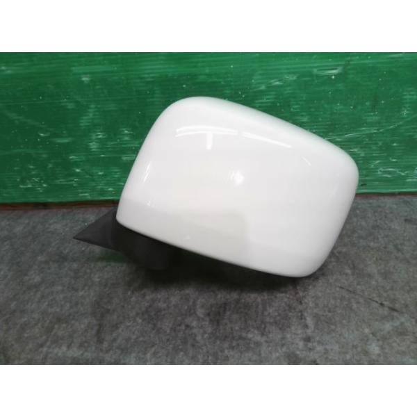 **** 商品説明を必ずご確認ください ****部品管理番号：251016000113600メーカー純正品番：847Y2-81MV1部品名：左サイドミラー部品メーカー品番：81M3部品区分：リサイクル品管理品番：A-9-2部品カラー：白車名...