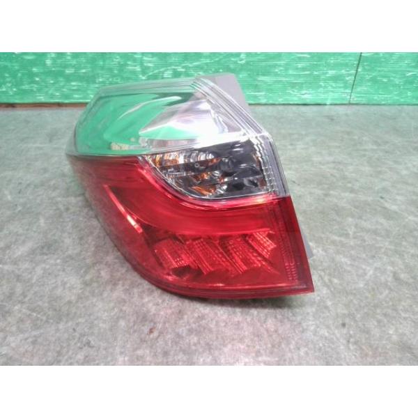 **** 商品説明を必ずご確認ください ****部品管理番号：251105000115600部品メーカー：スタンレーメーカー純正品番：33550-TD4-J01部品名：左テールランプ部品メーカー品番：W2502部品区分：リサイクル品管理品番...