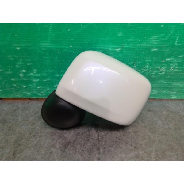 **** 商品説明を必ずご確認ください ****部品管理番号：251225000213600メーカー純正品番：84720-79R04部品名：左サイドミラーメーカー代替品番：84720-79R05部品区分：リサイクル品管理品番：A-10-5車...