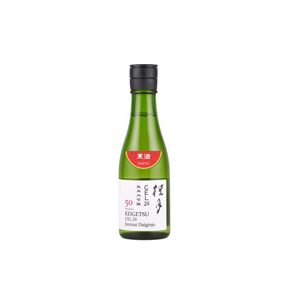 夏限定デザイン 〜夏酒〜 300mlサイズはスイカシールでお届けです！フルーティー＆ジューシー。高知県酵母CEL24を使用し、恵まれた自然環境の中で丹念に仕込んだ純米大吟醸酒です。ハーブやニンニク等、香りのある食材を使った料理との相性に優れ...