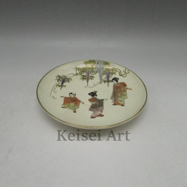 薩摩焼の色絵親子草花文受皿です。明治・大正時代に欧米に輸出されたものが、約100年の時を経て日本に里帰りしてきました。これらは「里帰り陶磁器」又は「里帰り品」として、現在では再現不可能と言われている高い技術や装飾性などから世界中から再評価さ...