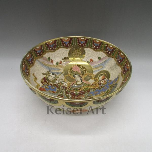 薩摩焼の神仏文鉢です。明治・大正時代に欧米に輸出されたものが、約100年の時を経て日本に里帰りしてきました。これらは「里帰り陶磁器」又は「里帰り品」として、現在では再現不可能と言われている高い技術や装飾性などから世界中から再評価されており、...